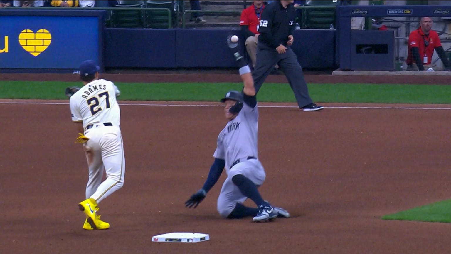 Twins' new celebration, Aaron Judge breaking up DP | 04/29/2024 | MLB.com