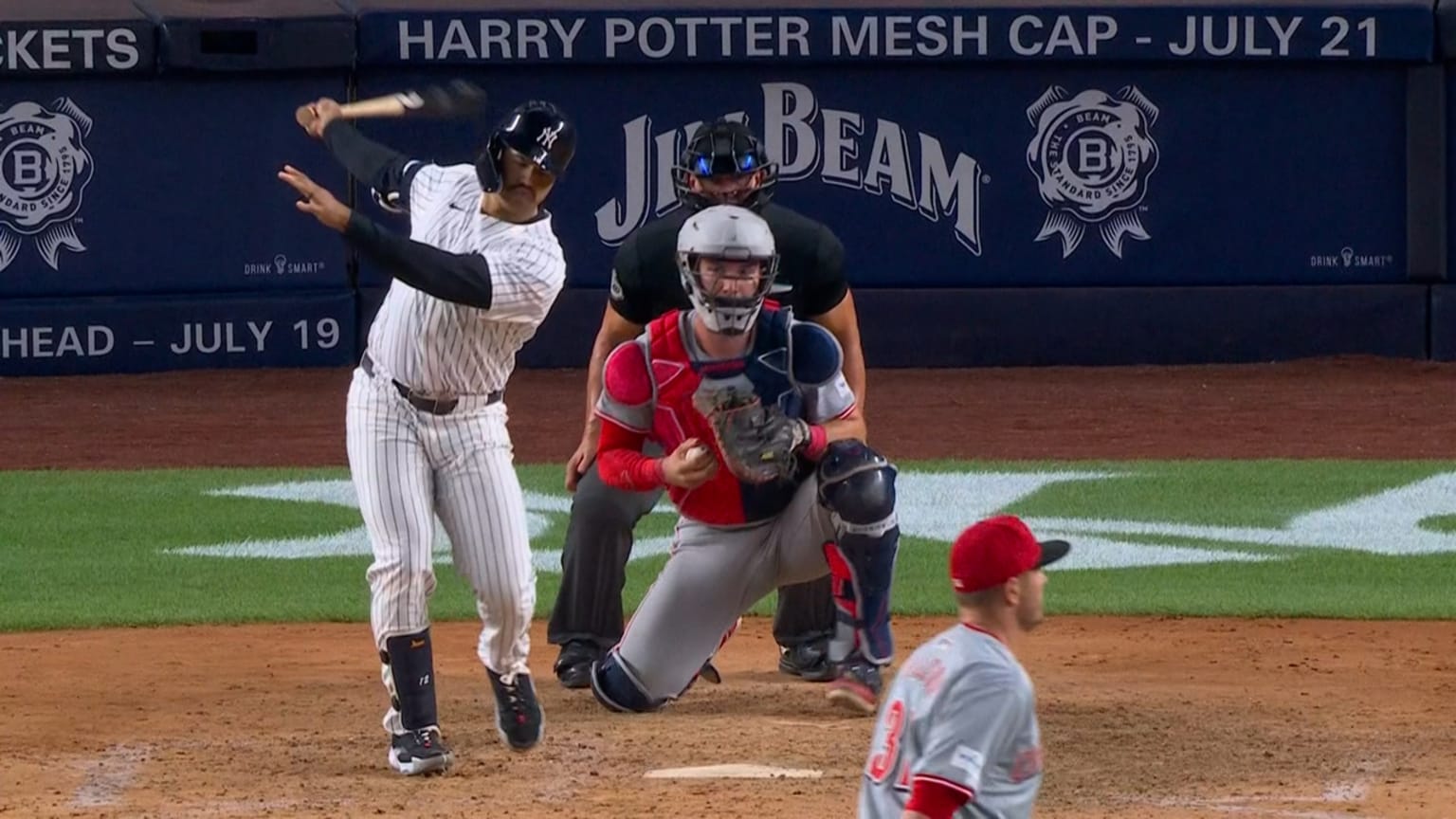 Justin Wilson escapes a jam | 07/03/2024 | Cincinnati Reds