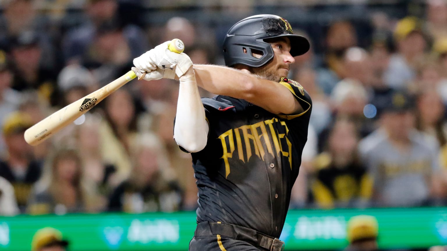 Brandon Lowe's two-run double | 04/17/2026 | Pittsburgh Pirates