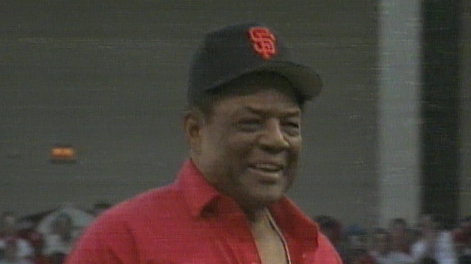 Mays throws first pitch before first interleague game | 12/06/1997 ...