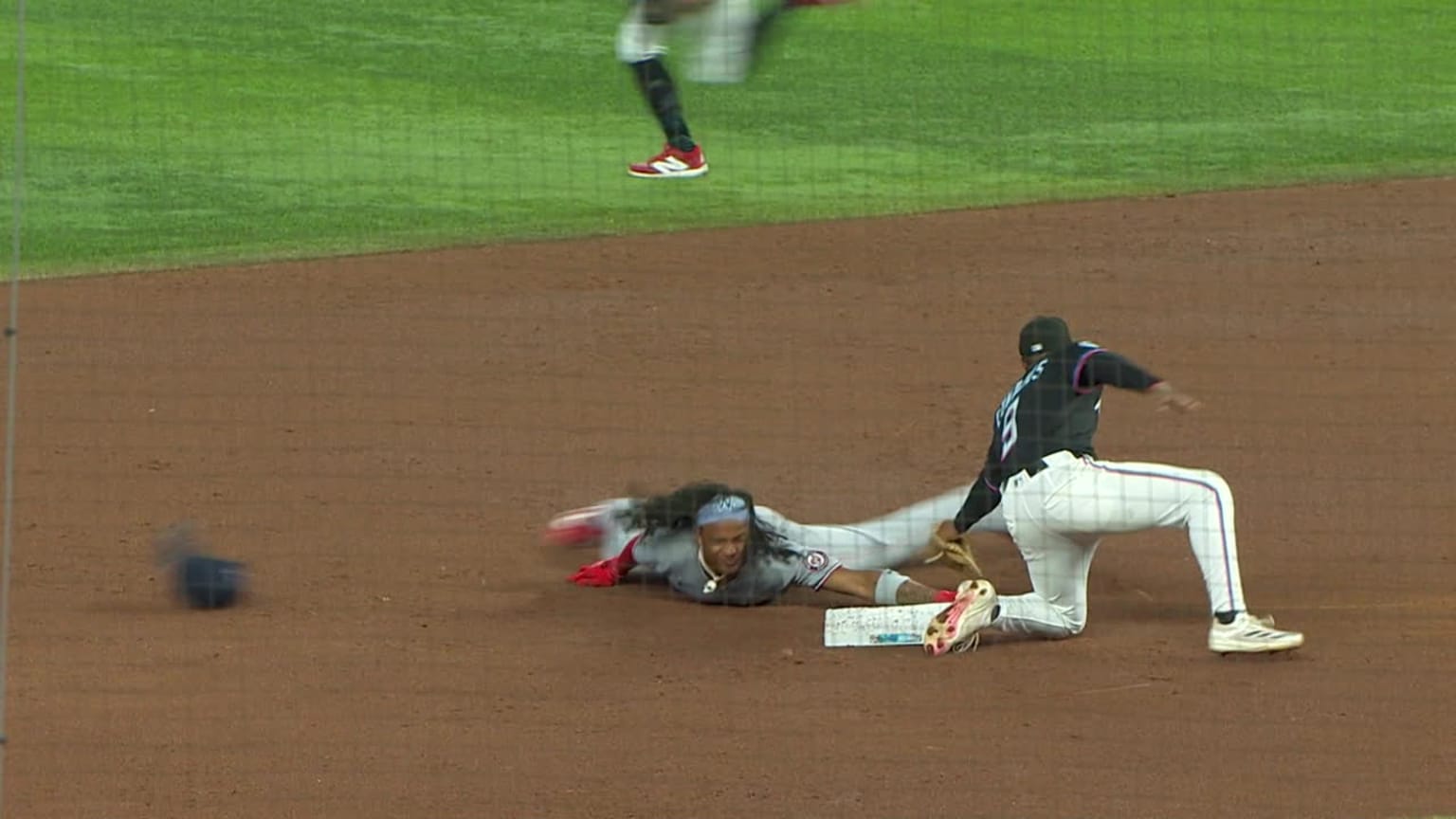 CJ Abrams leaves game in the 4th inning | 04/11/2025 | MLB.com