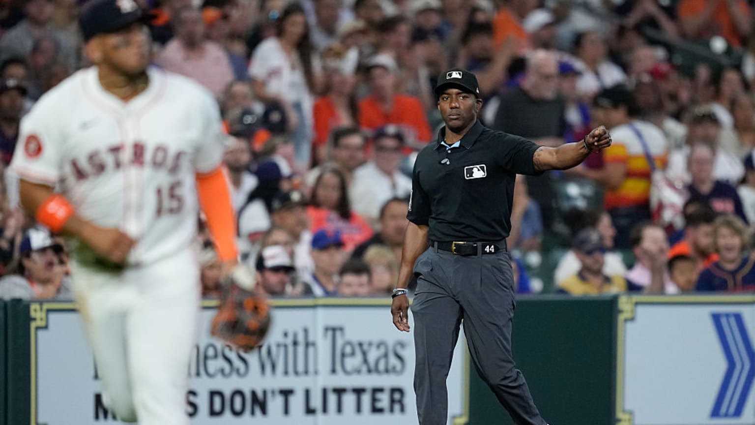 Malachi Moore on UMPS CARE Charity | 04/24/2025 | Seattle Mariners