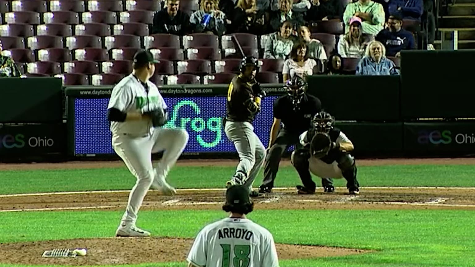 Zach Maxwell escapes a bases loaded jam in the 9th | 09/10/2023 | MLB.com