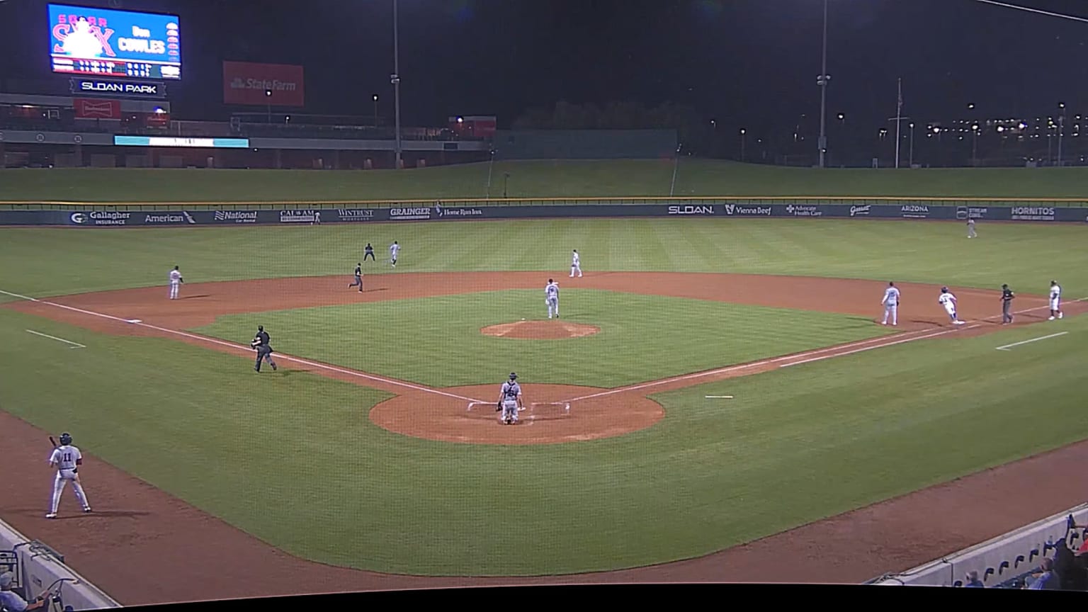 Alejandro Osuna robs a home run | 10/08/2024 | MLB.com