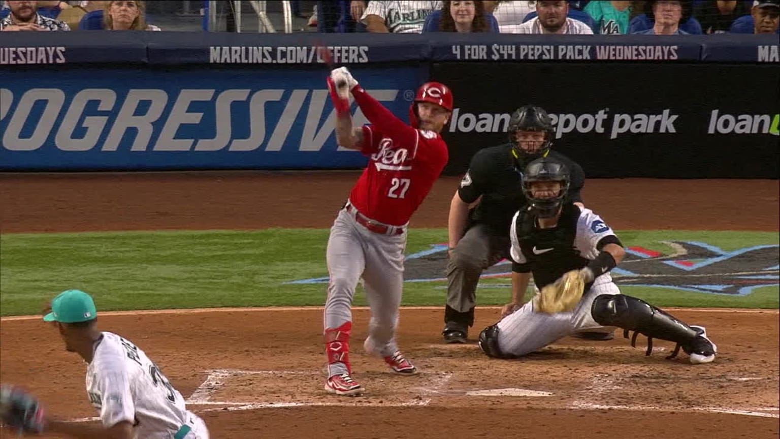 Jake Fraley launches a solo homer to right field | 05/12/2023 ...