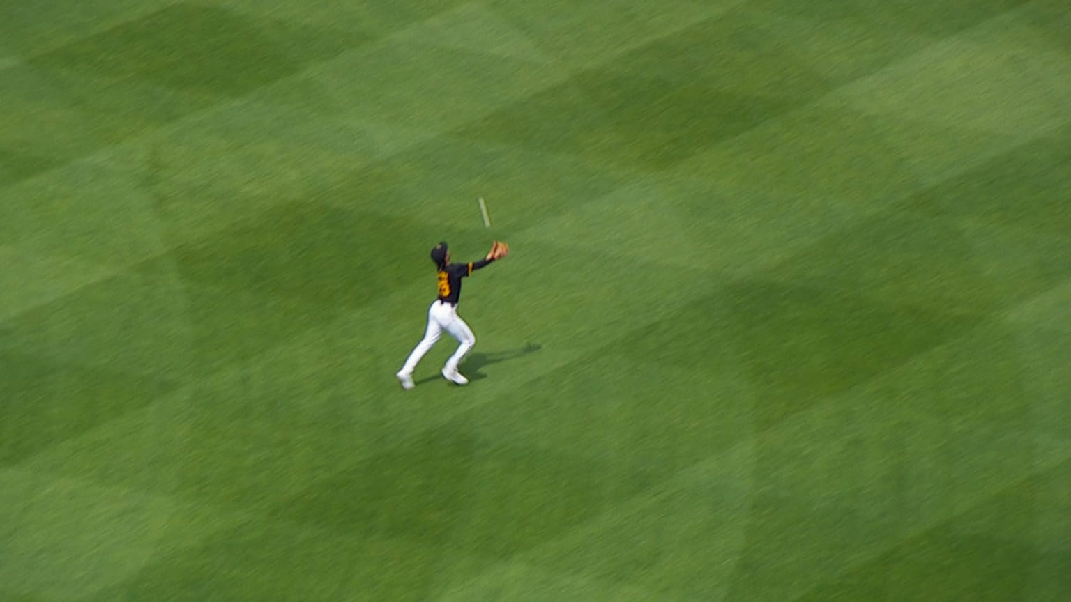 Alika Williams makes a basket catch | 05/05/2024 | Pittsburgh Pirates