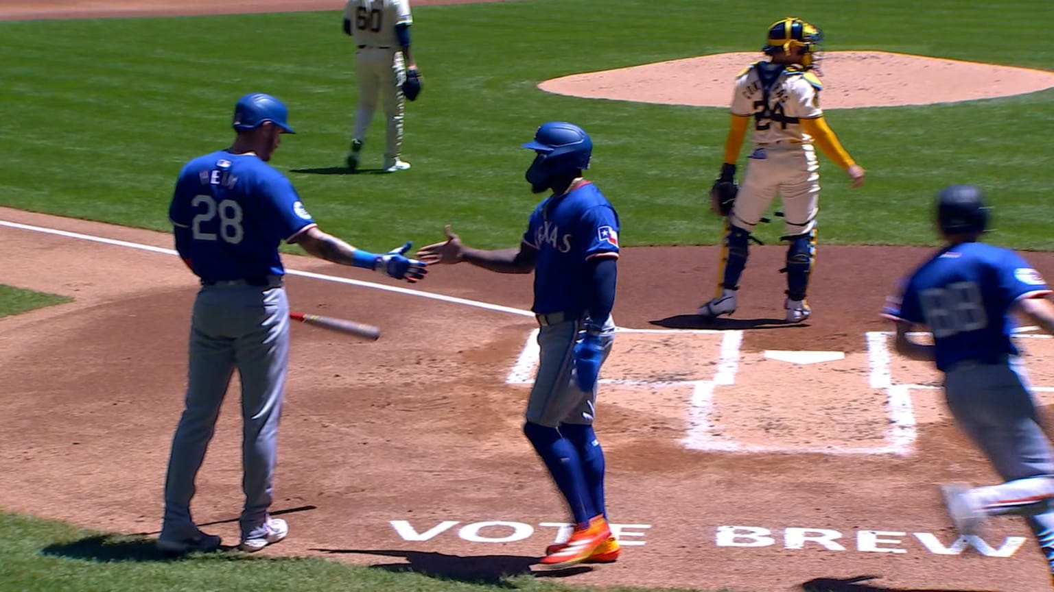 Nathaniel Lowe's RBI single | 06/26/2024 | MLB.com