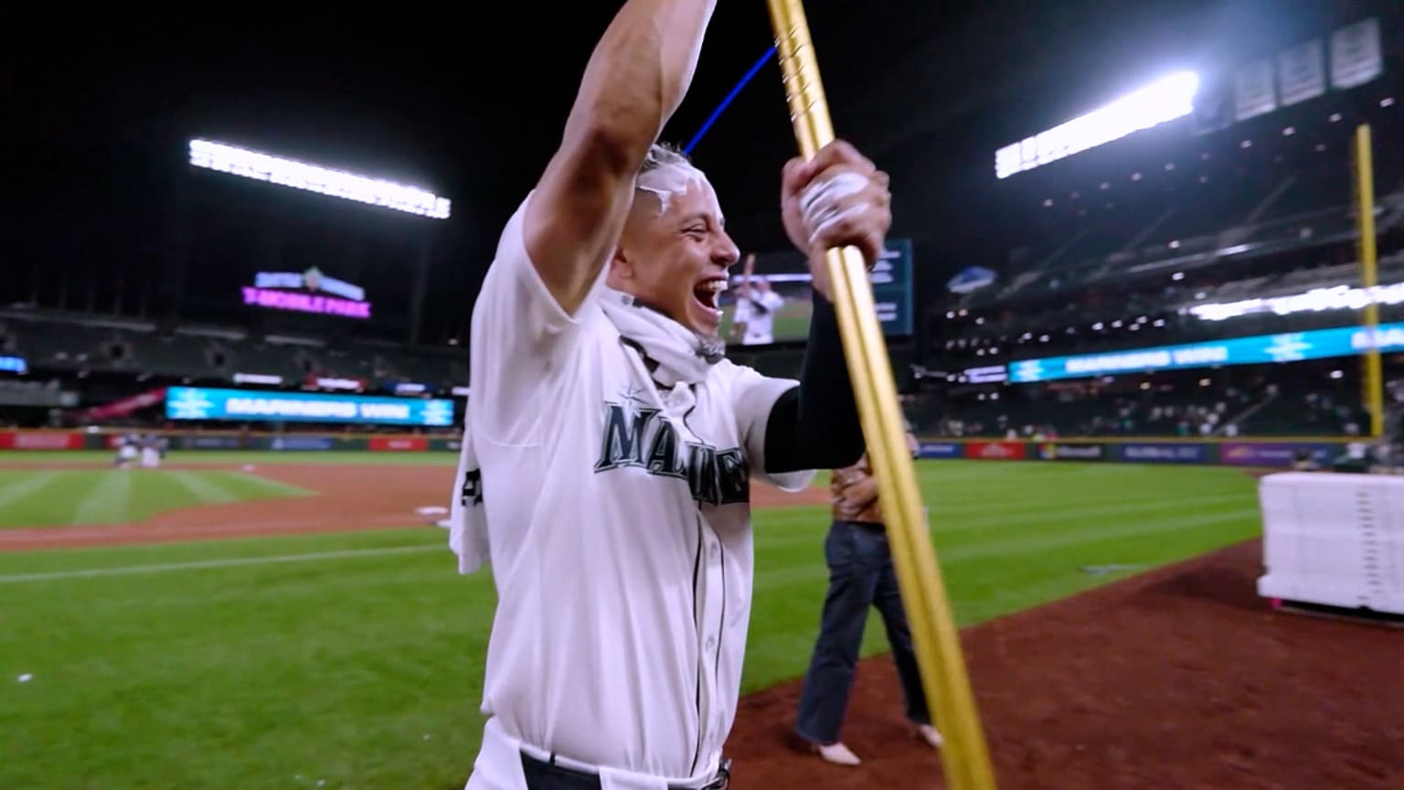 Leo Rivas discusses approach on walk-off home run | 09/10/2025 | MLB.com