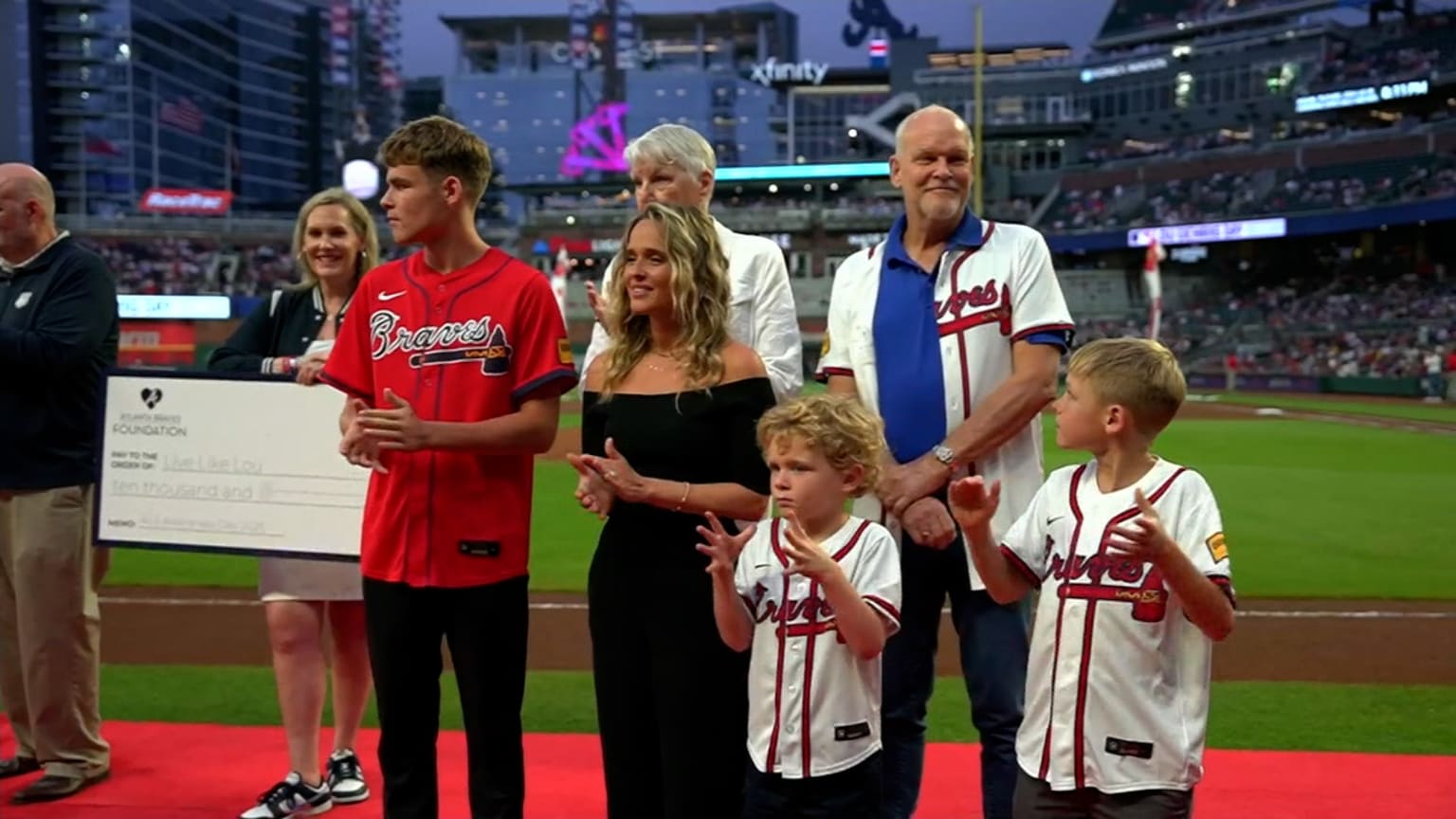 Chris Sale receives Lou Gehrig award | 06/04/2025 | MLB.com