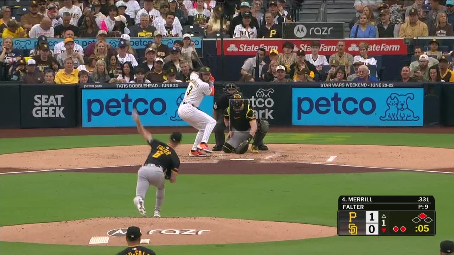 Fernando Tatis Jr. steals third base | 05/31/2025 | San Diego Padres