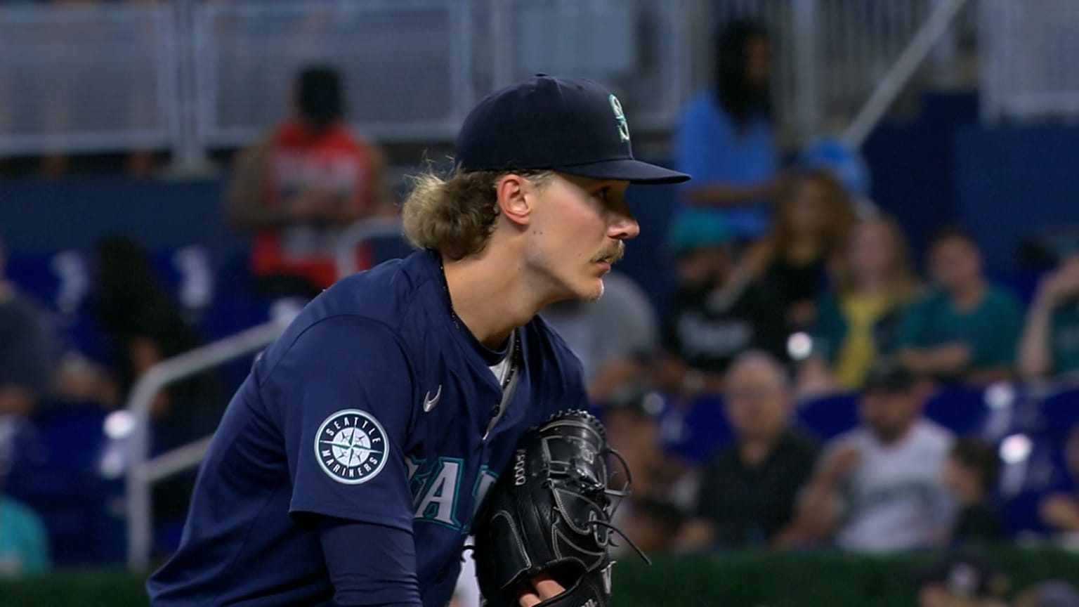 Bryce Miller poncha a Bryan De La Cruz | 23/06/2024 | Los Mariners de ...