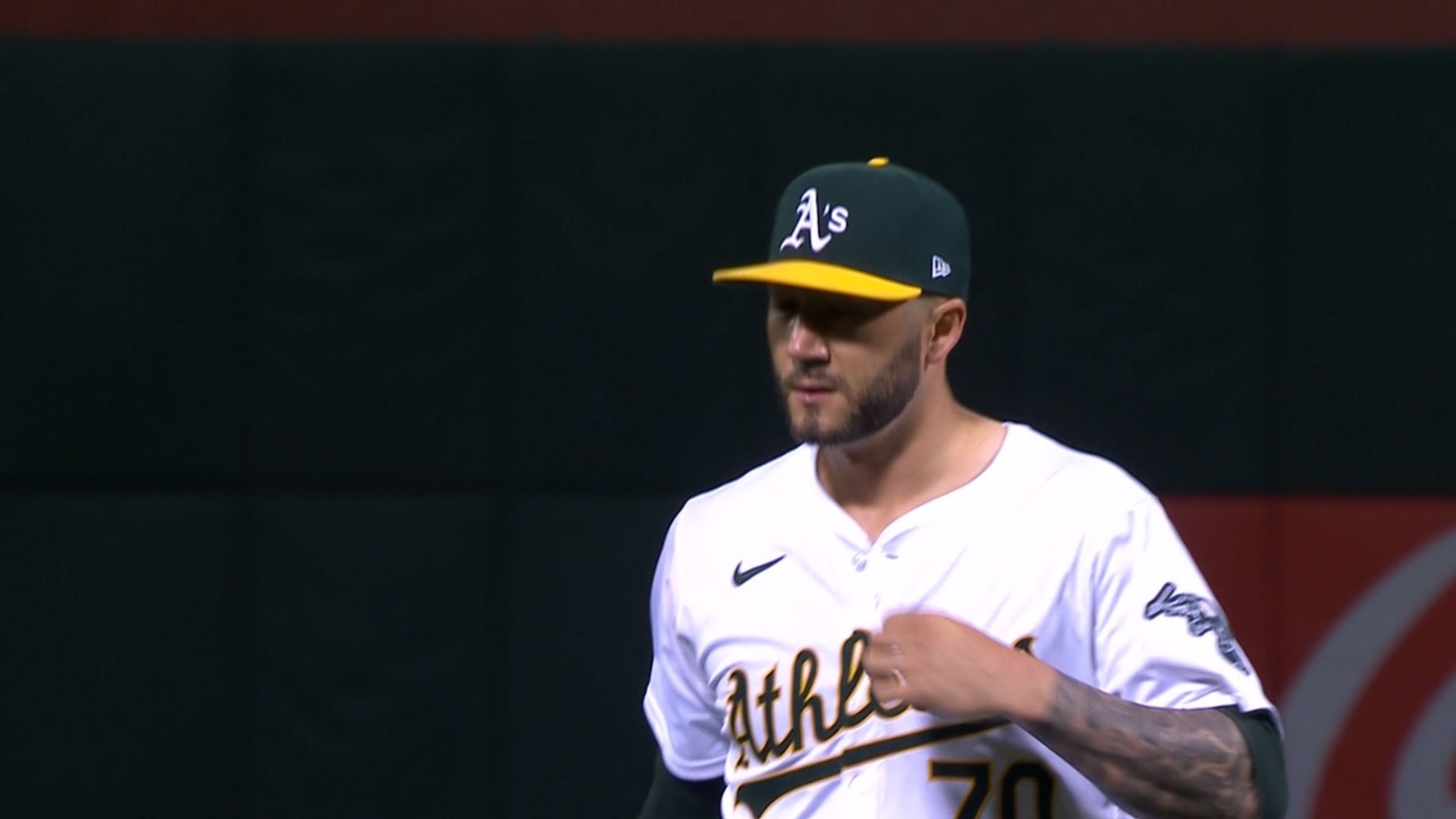 Lucas Erceg's barehanded play on the mound | 05/22/2024 | MLB.com