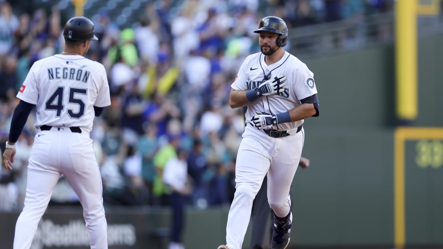 Cal Raleigh's solo home run (18) | 05/27/2025 | MLB.com