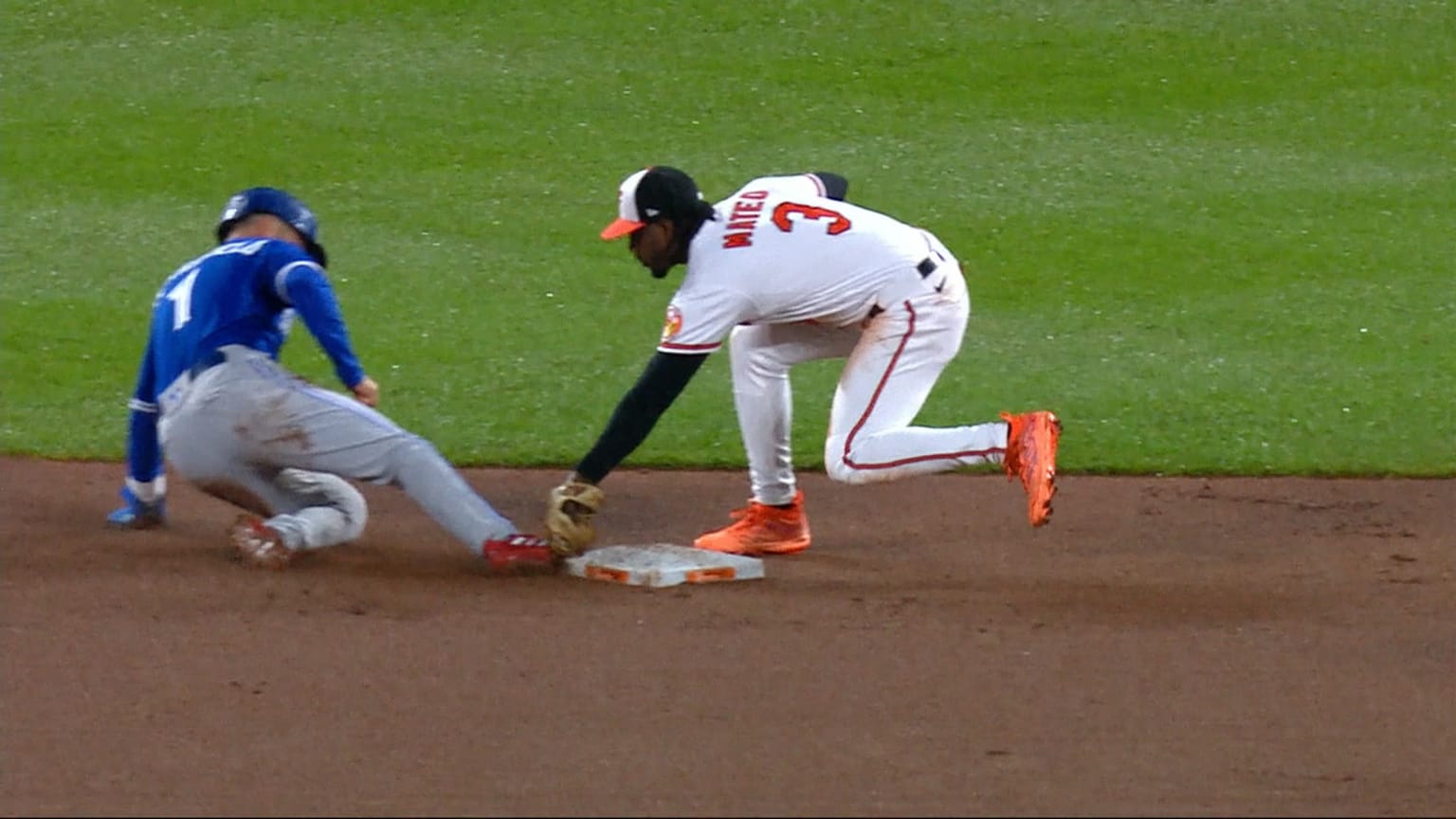 Whit Merrifield out at second base after challenge | 10/03/2022 ...