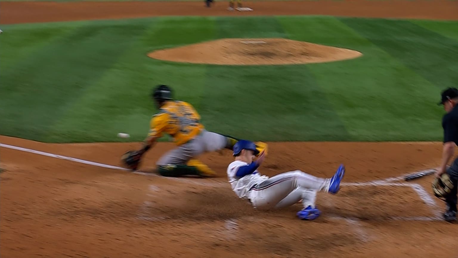 Los Rangers anotan 8 en la 6ta ante los Atléticos | 29/04/2025 ...