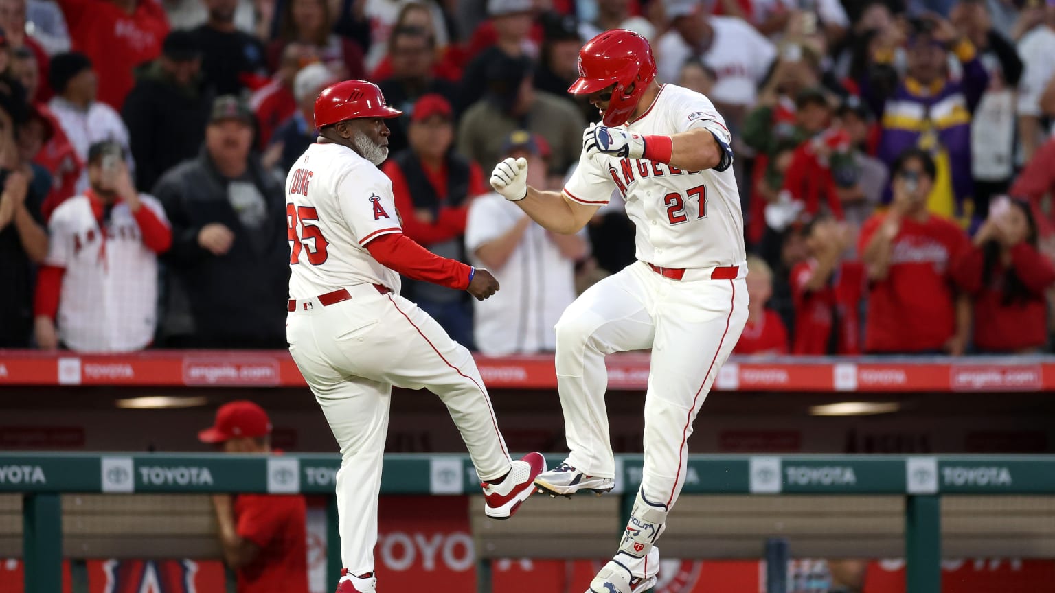 Mike Trout homers, passes Baines (7) | 04/19/2025 | MLB.com