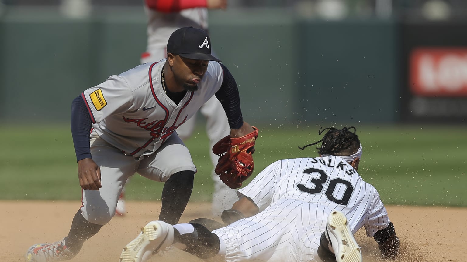 Braves pick off Corey Julks in the 5th | 06/27/2024 | Atlanta Braves