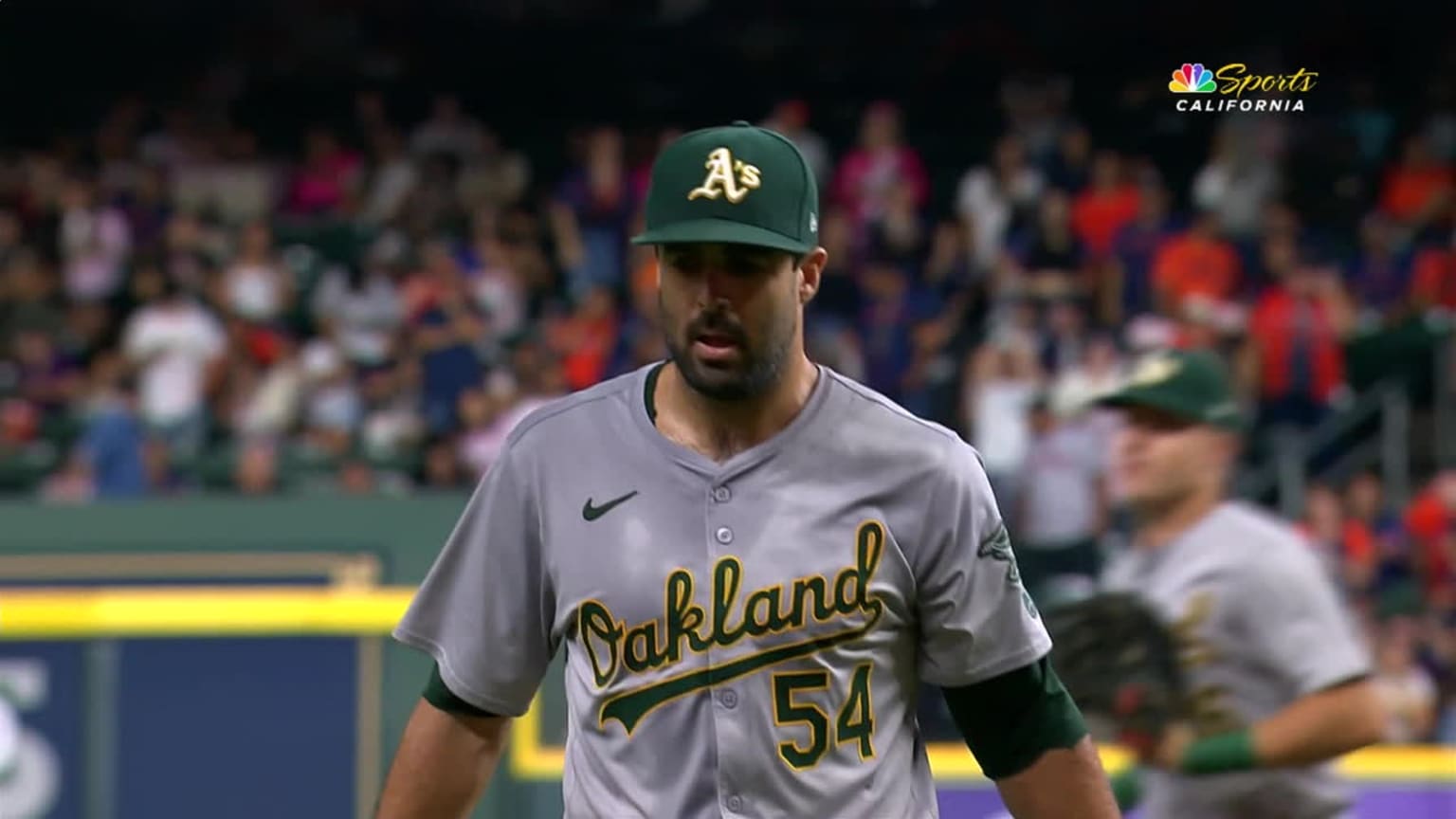 Scott Alexander escapes a jam | 09/10/2024 | Athletics