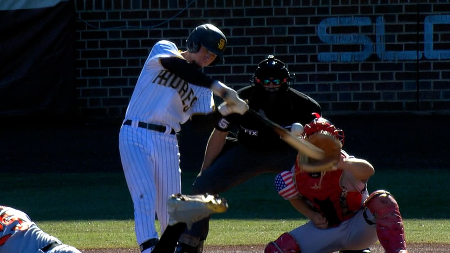 Jackson Merrill hits a single, advances to second | 11/08/2022 | San ...