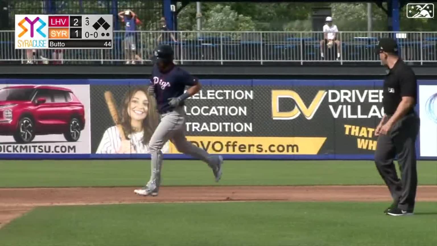 Jake Cave demolishes a 454-home run to right field | 06/10/2023 ...