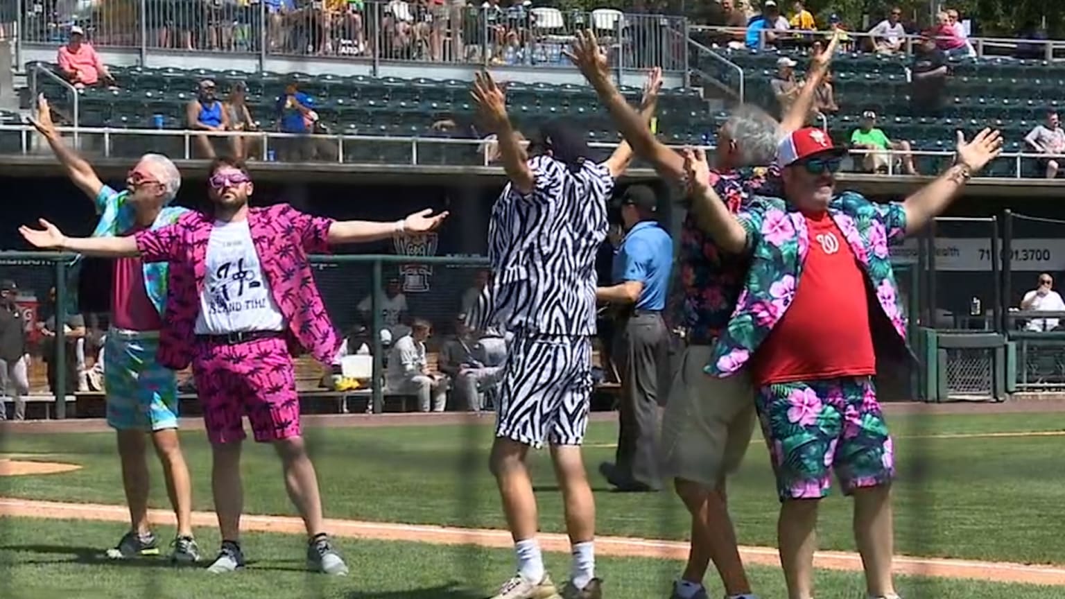 Funky dancers get in the groove | 08/14/2023 | MLB.com