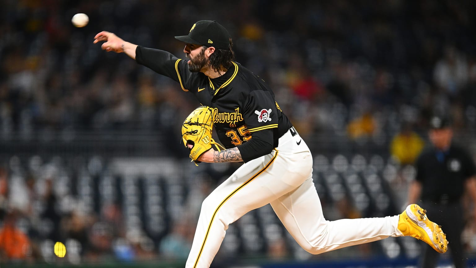 Colin Holderman escapes a jam | 05/22/2024 | Pittsburgh Pirates