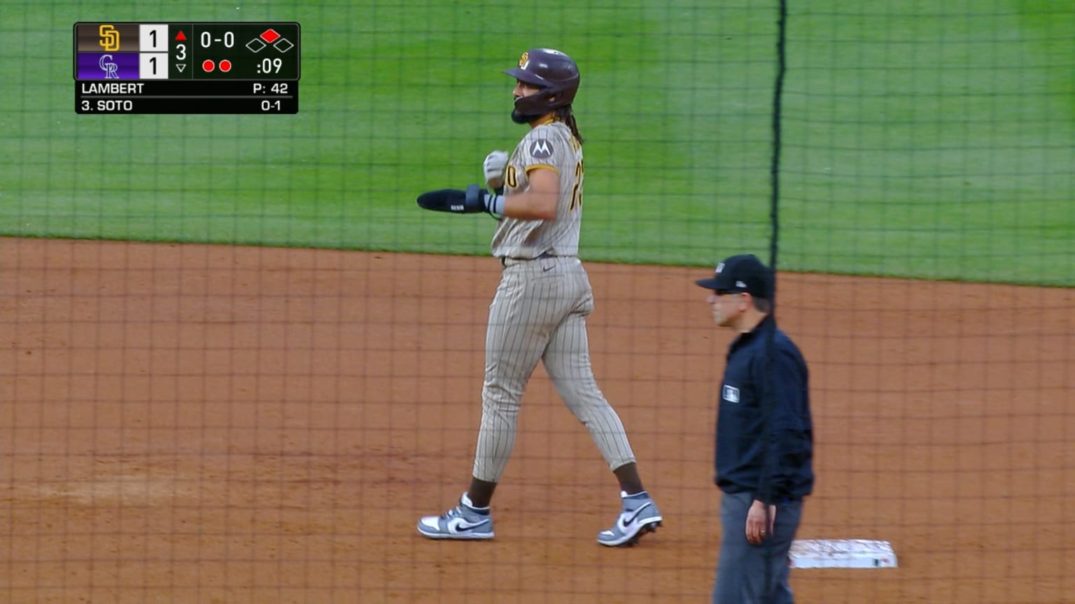 Fernando Tatis Jr. ties the game with an RBI double | 08/01/2023 | San ...