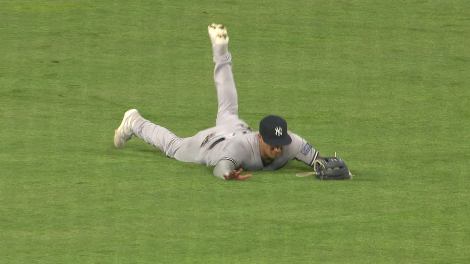 Everson Pereira makes a sensational diving catch | 09/29/2023 | New ...