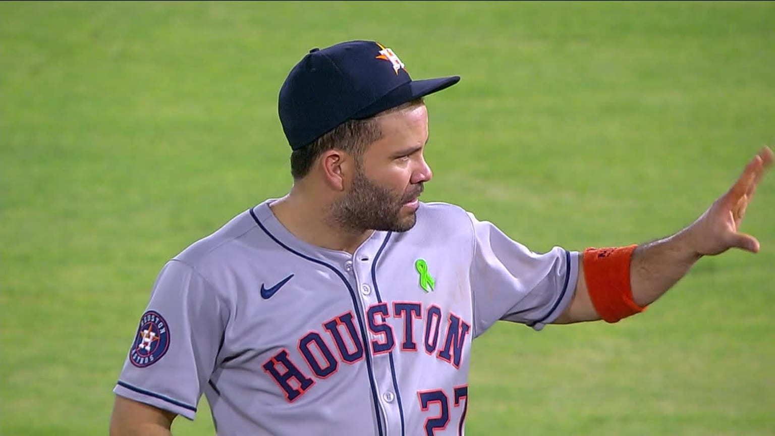 Jose Altuve's sliding catch | 05/19/2025 | Houston Astros