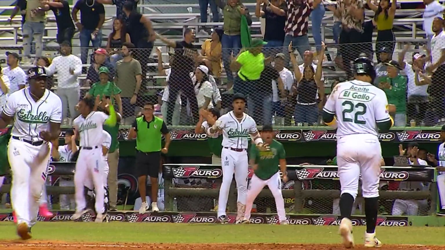 Rivas rips a go-ahead single in the 7th inning | 01/20/2024 | MLB.com