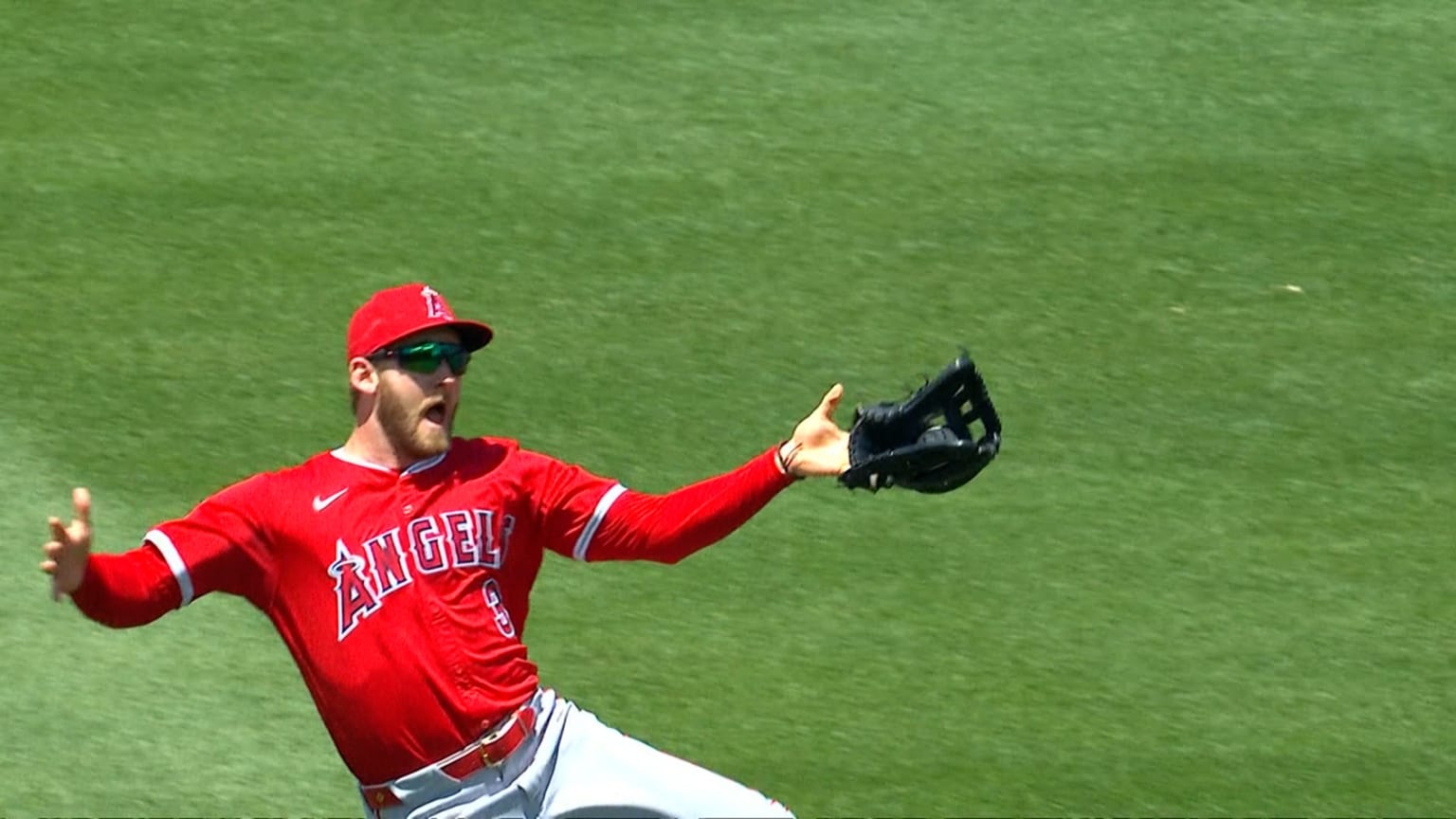 Taylor Ward's sliding catch | 07/05/2024 | Los Angeles Angels