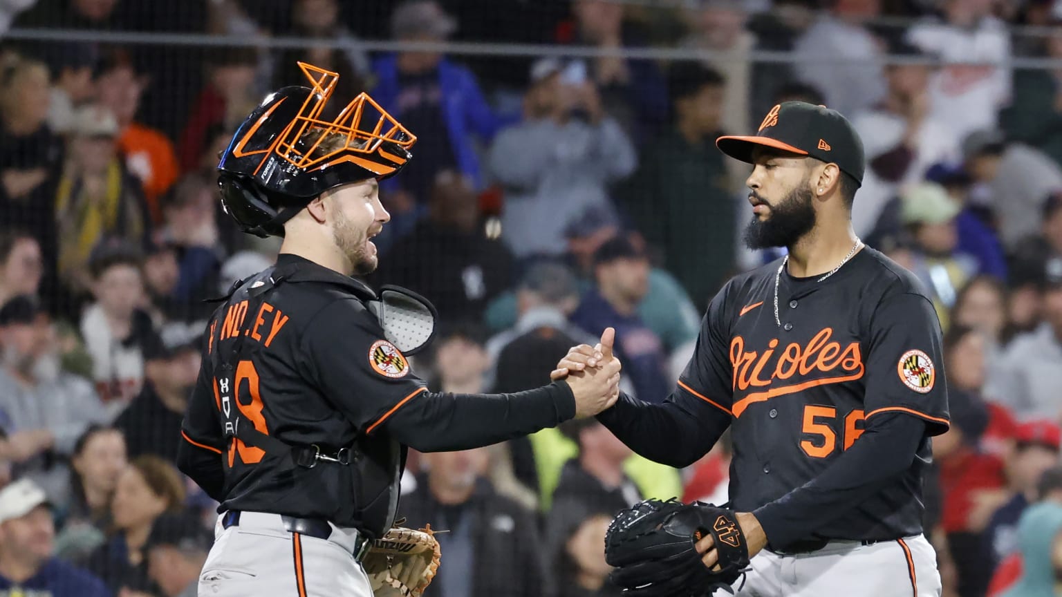 Seranthony Domínguez secures save, Game 2 win | 05/24/2025 | MLB.com