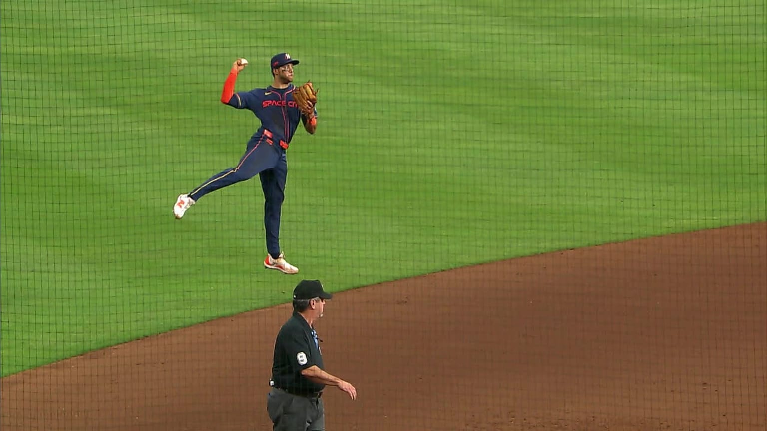 Jeremy Peña's jump-throw play | 05/20/2024 | Houston Astros