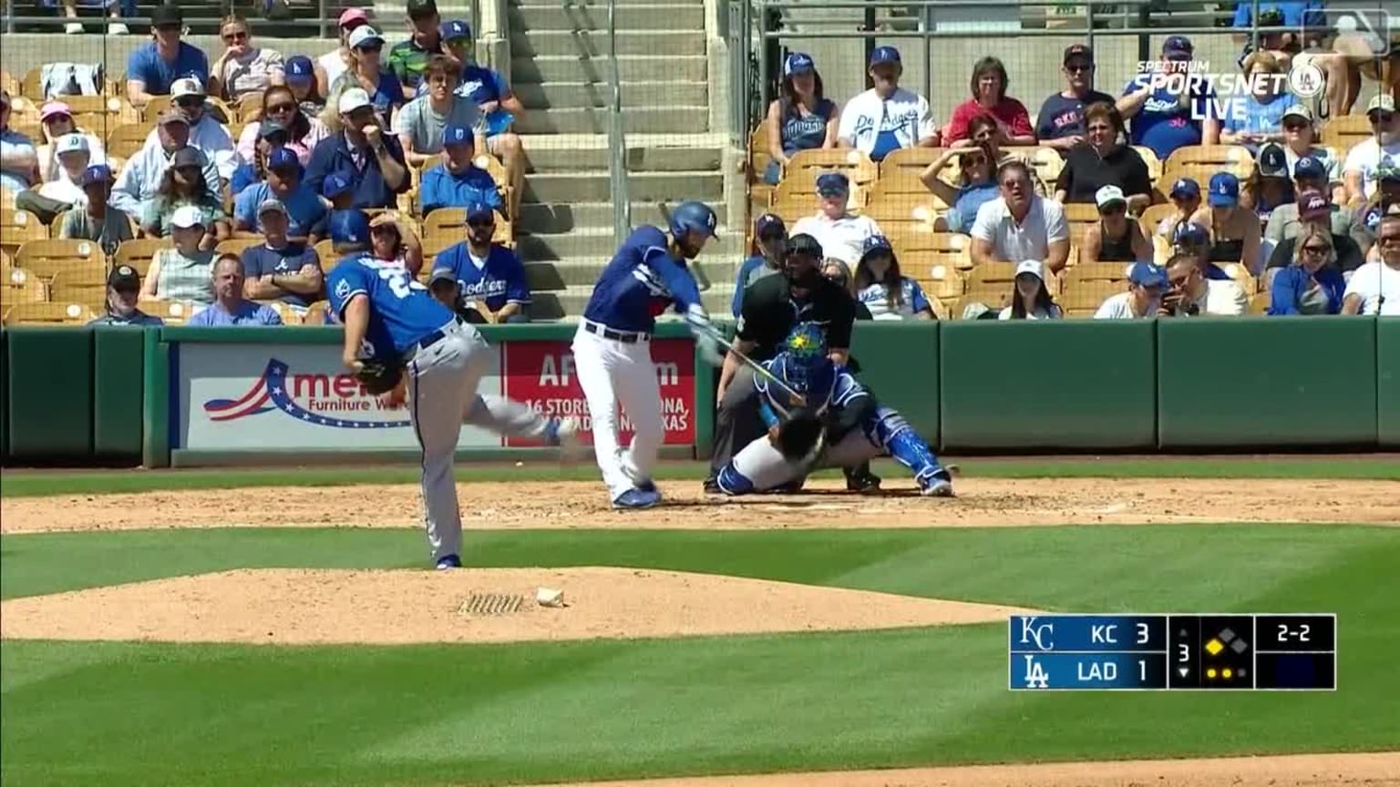 Steven Duggar hits an RBI single in the 3rd inning | 03/25/2023 | Los ...