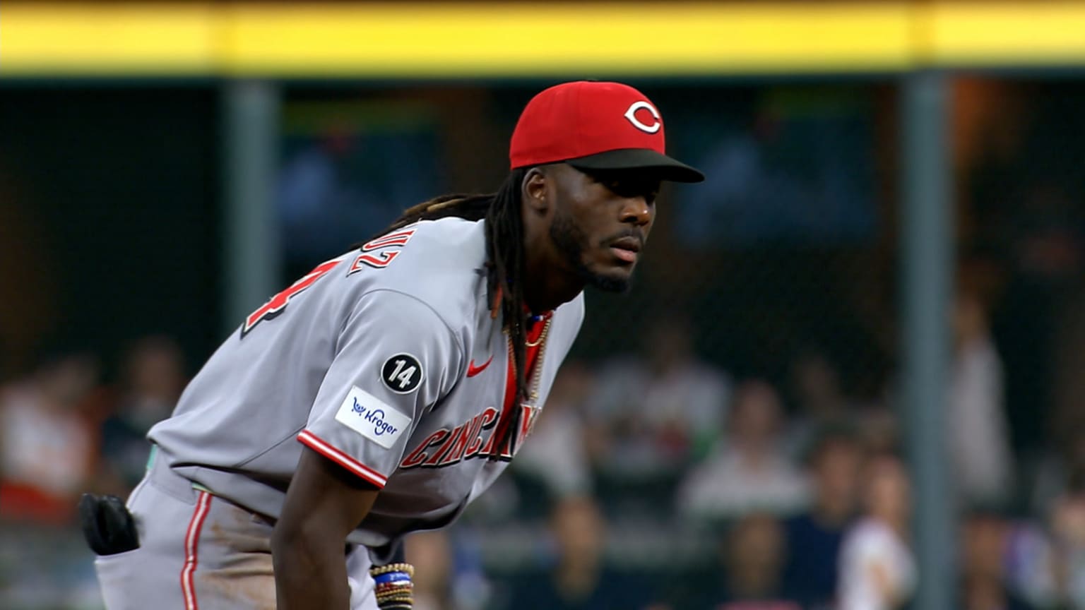 Elly De La Cruz's diving play at short | 05/09/2025 | Cincinnati Reds