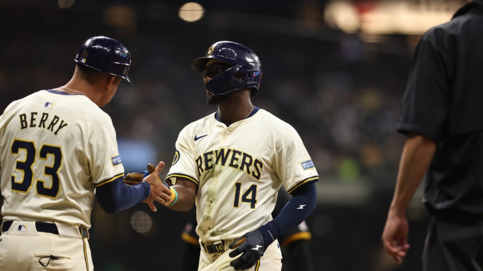 Andruw Monasterio's RBI single | 07/10/2024 | Milwaukee Brewers