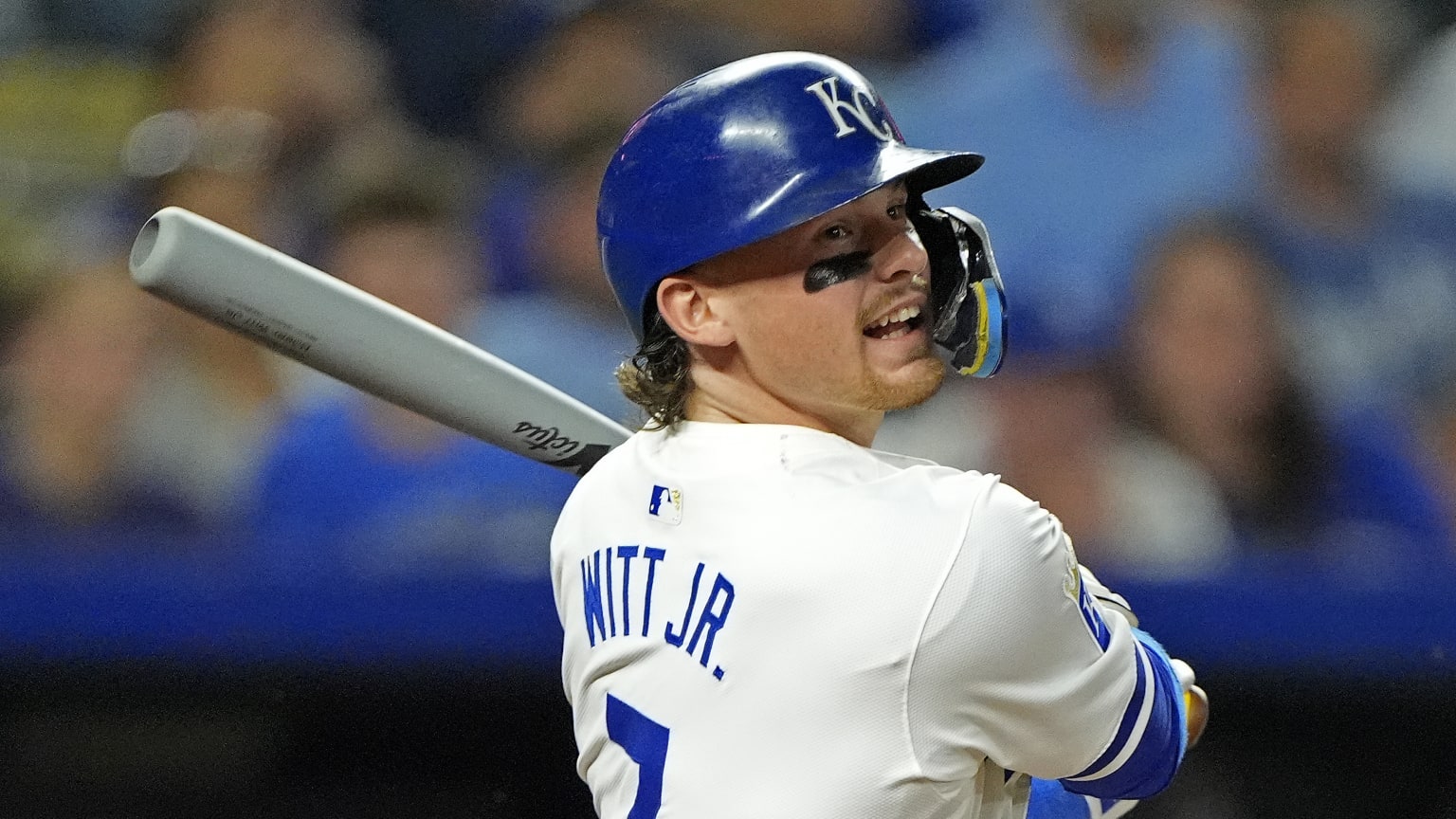 Bobby Witt Jr.'s 200th hit of the season scores a run | 09/16/2024 ...