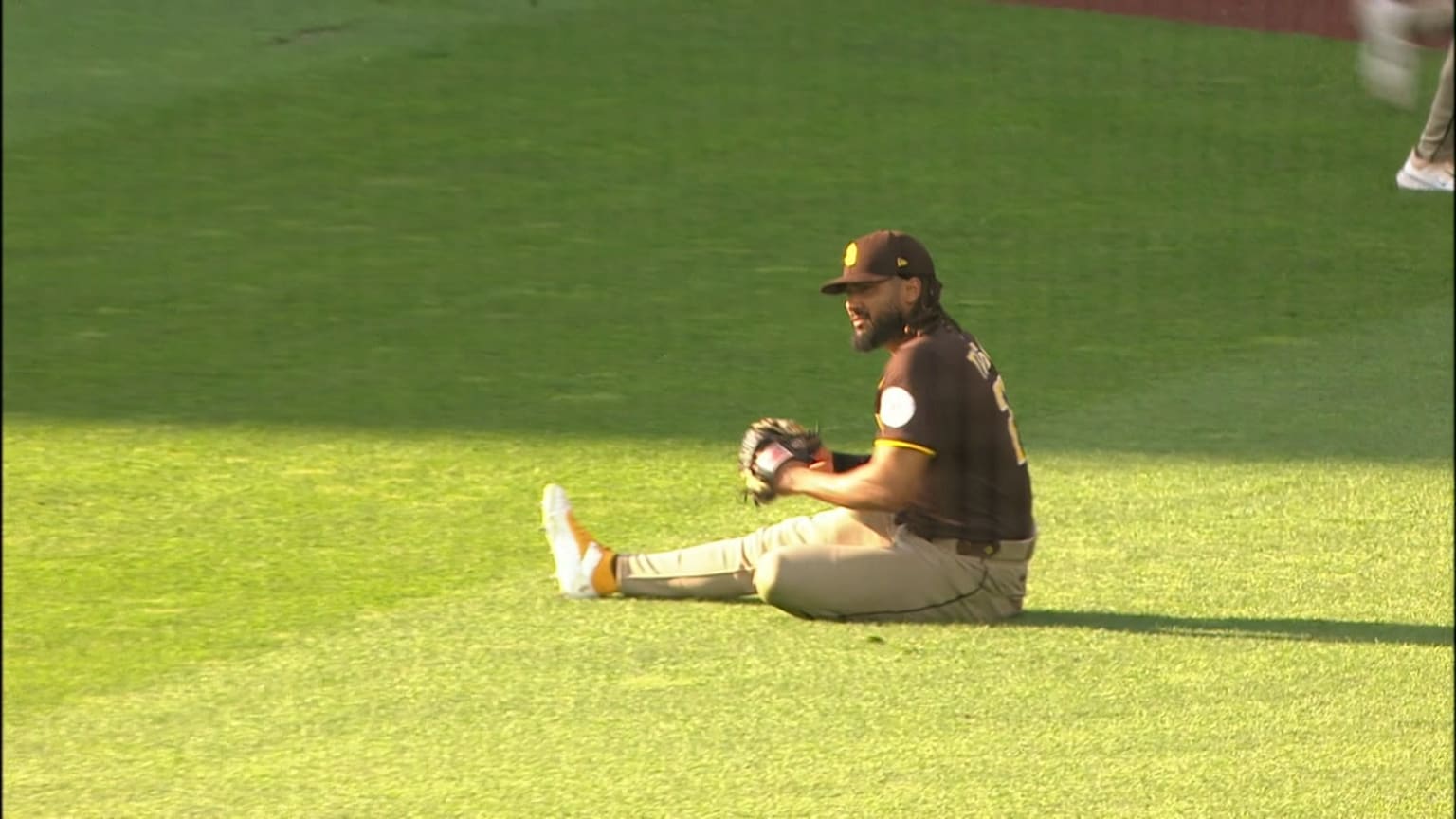 Fernando Tatis Jr.'s sliding catch | 07/02/2025 | San Diego Padres