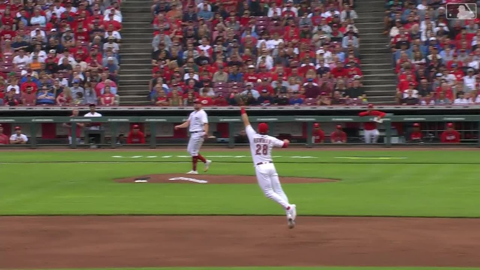 Kevin Newman leaps and makes a great catch in the 2nd | 08/15/2023 ...