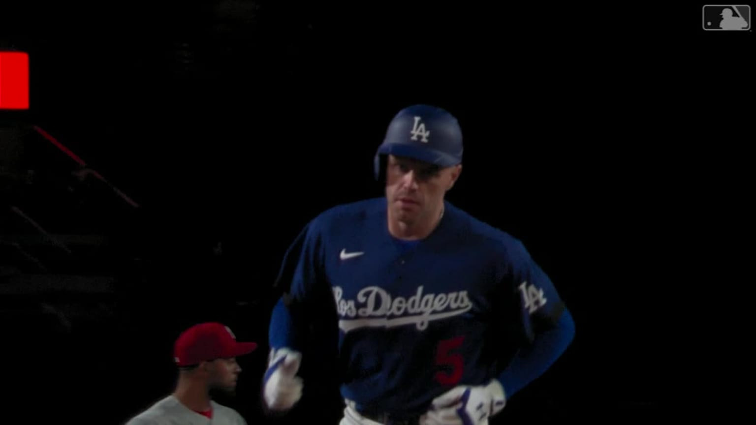 Freeman hits a two run homer to right in the 8th | 05/02/2023 | MLB.com