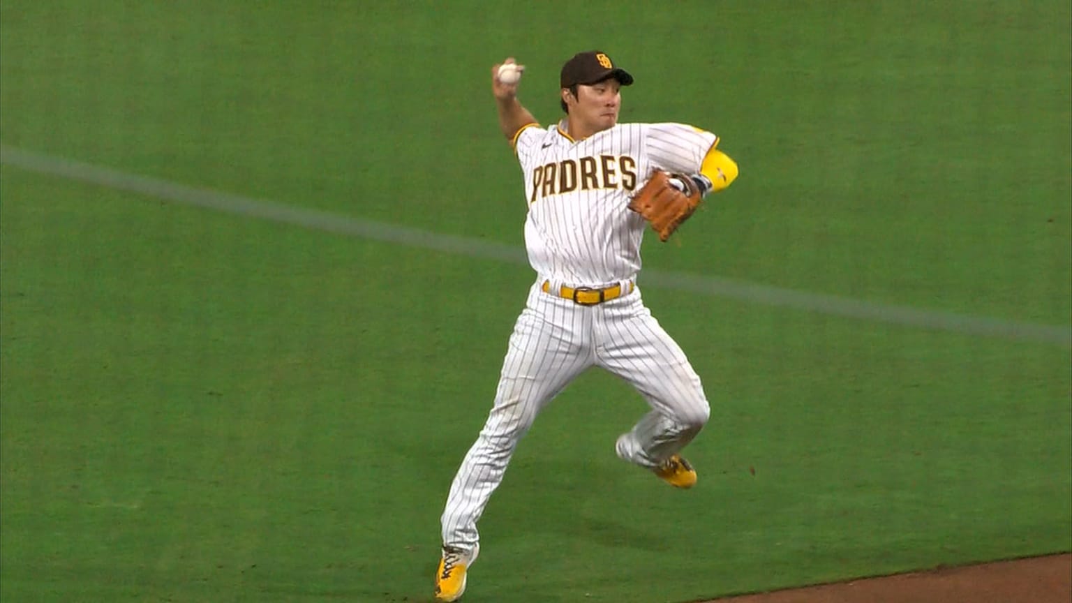 Ha-Seong Kim makes a smooth spinning throw in the 8th | 08/23/2022 ...