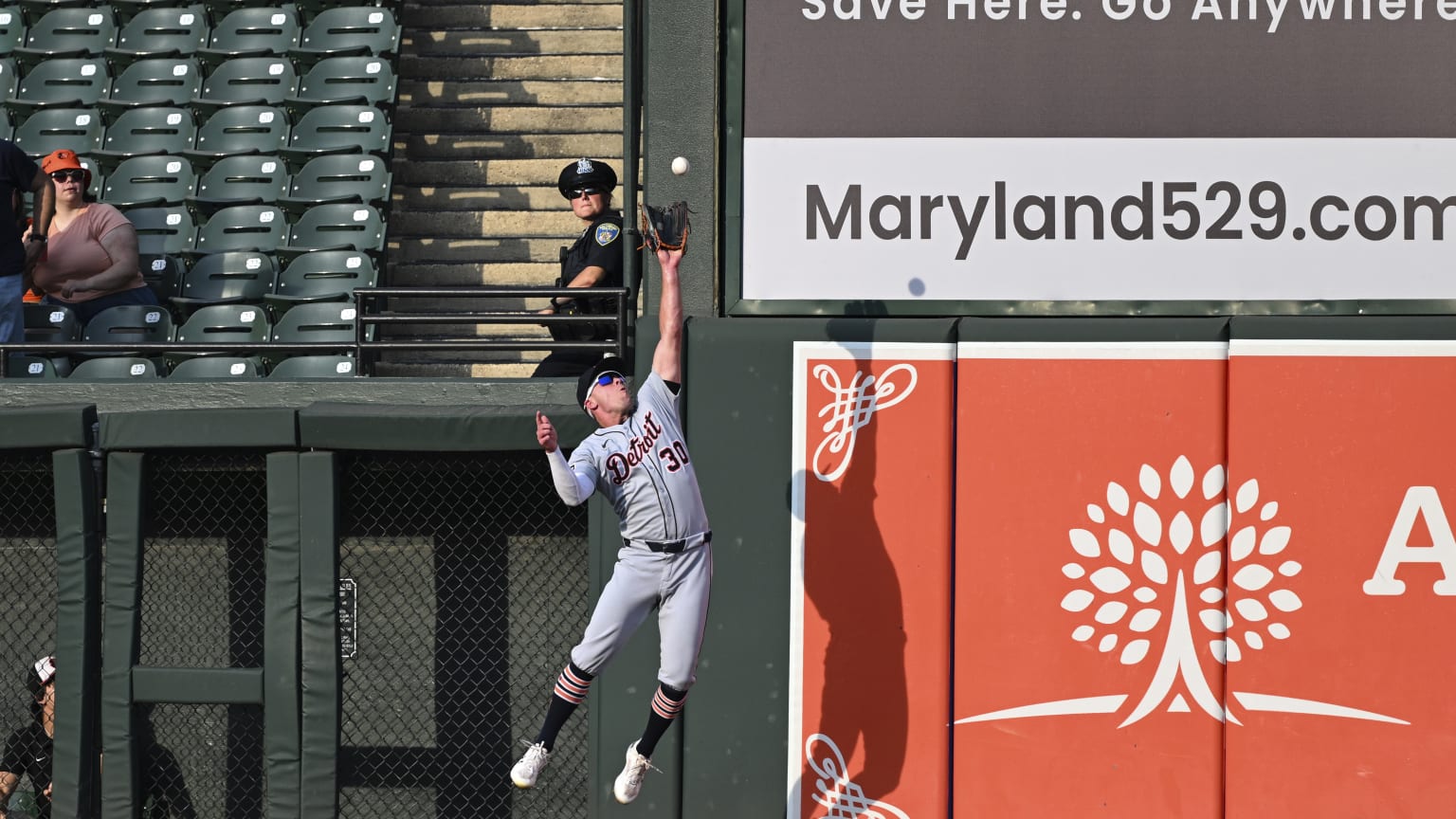 Kerry Carpenter's impressive leaping catch | 06/12/2025 | Detroit Tigers
