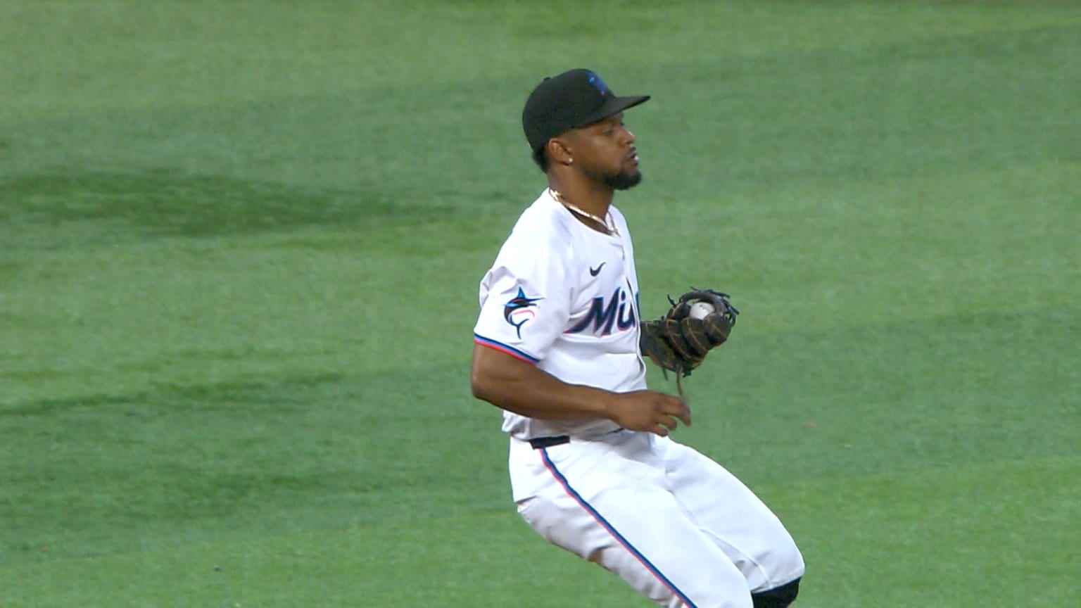 Otto López hace la atrapada de un salto | 04/06/2025 | Los Marlins de Miami