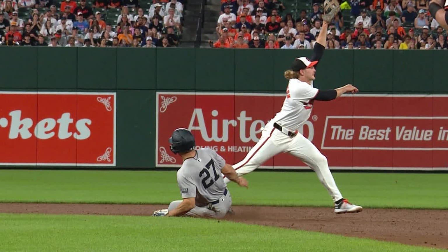 Anthony Santander's outfield assist | 04/29/2024 | Baltimore Orioles