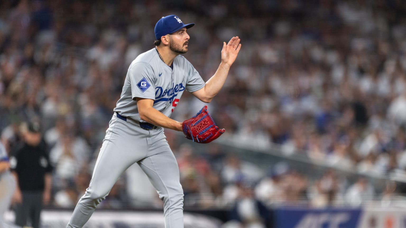 Alex Vesia escapes the bases-loaded jam | 06/08/2024 | Los Angeles Dodgers