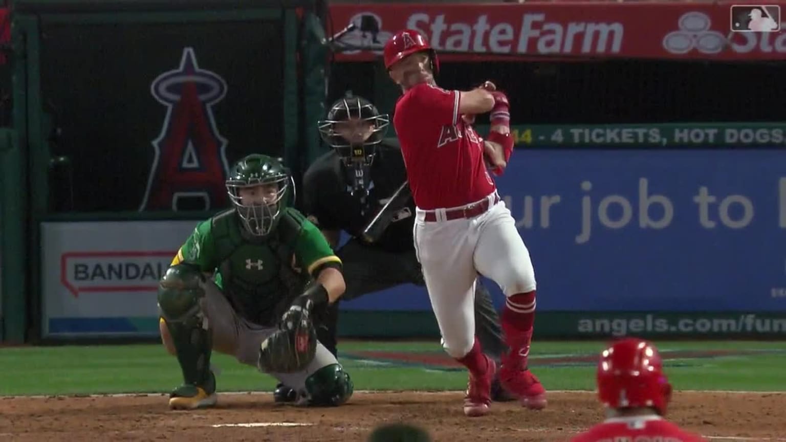 Zach Neto hits 2-run double down the line to tie | 04/24/2023 | MLB.com