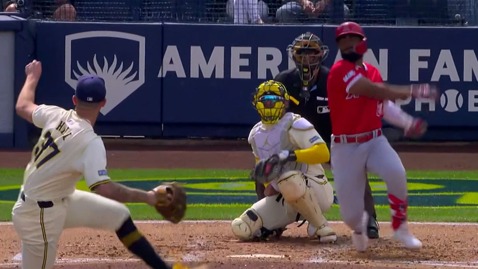 Aaron Hicks scores from first base on an error | 03/18/2024 | MLB.com