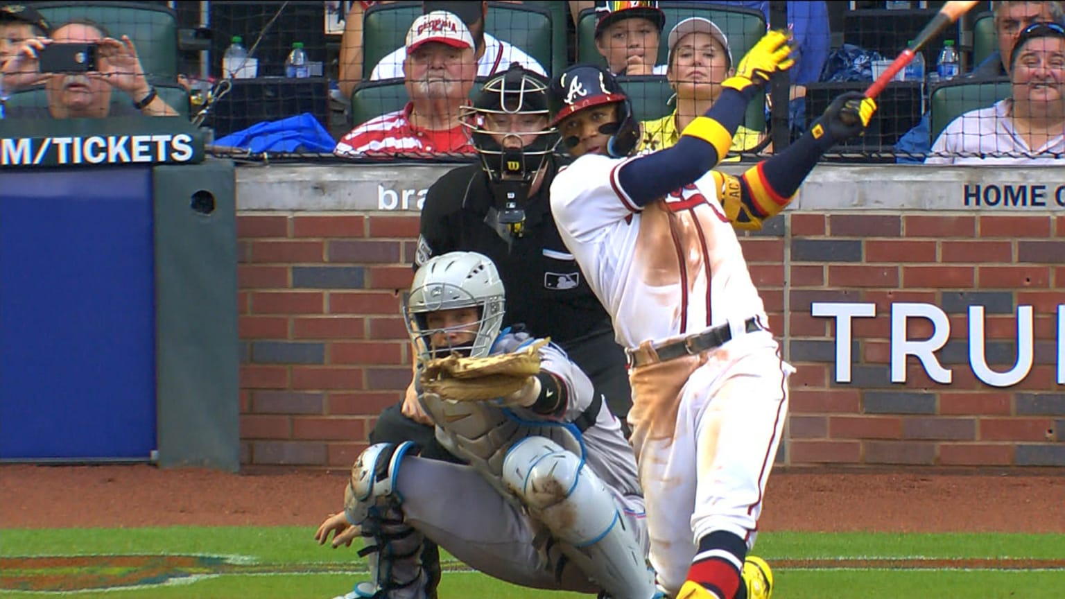 Ronald Acuña Jr. lines a two-run single to center | 09/04/2022 | MLB.com