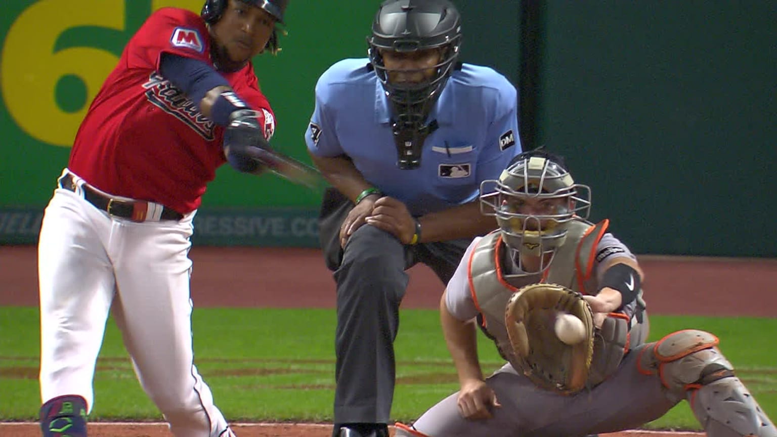 José Ramírez cuts a ball with his bat in the 7th | 08/19/2023 ...