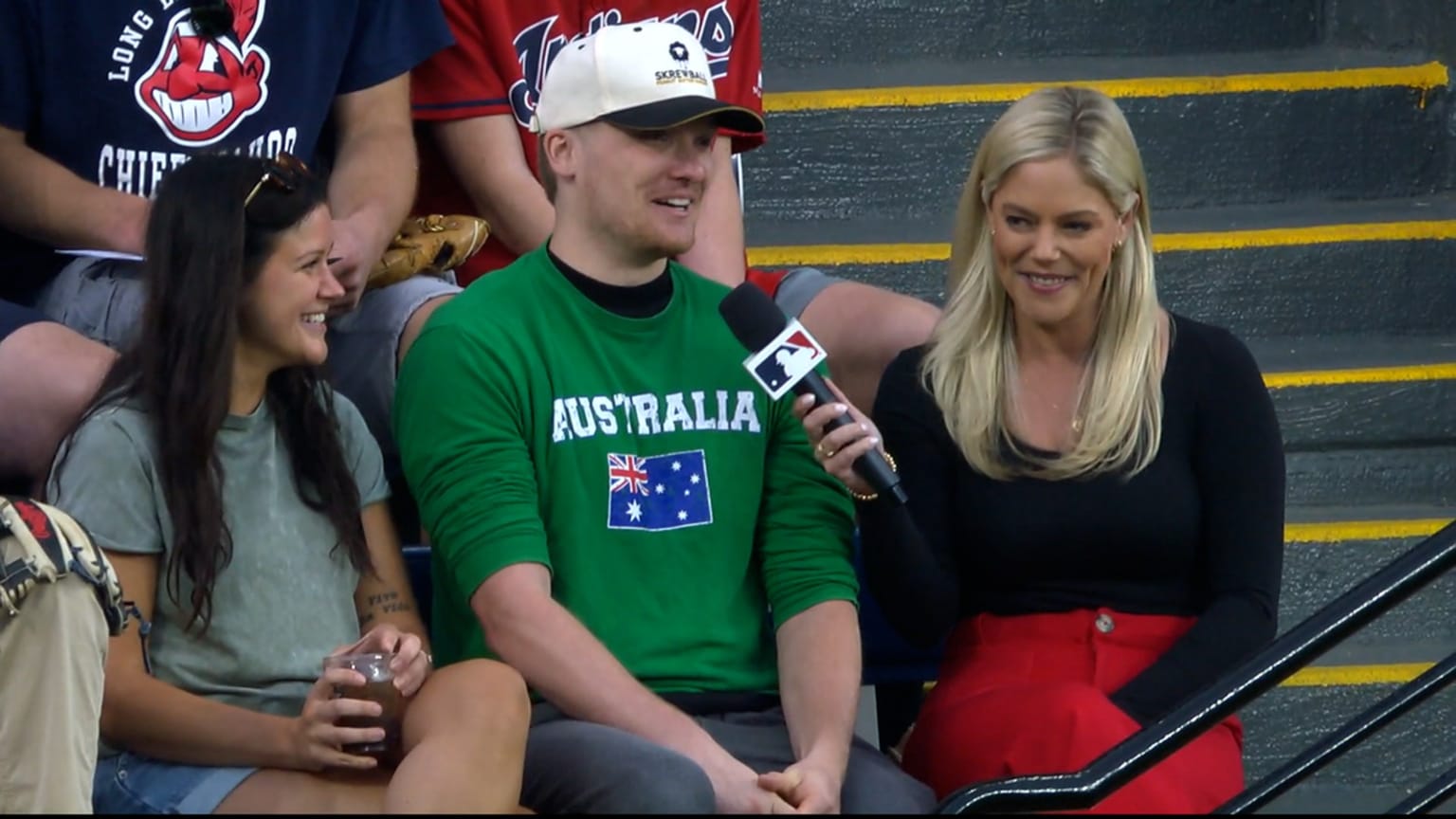 Fan in Australia sweater catches a Curtis Mead homer | 05/25/2026 ...
